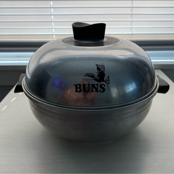 West Bend | Kitchen | Vintage West Bend Bun Warmer | Poshmark